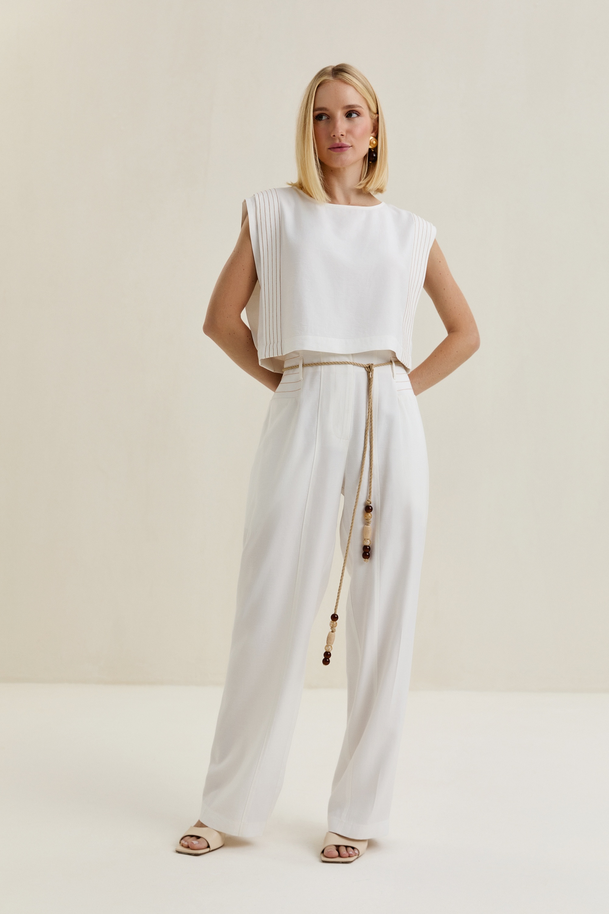 CALÇA WIDE COM PESPONTOS